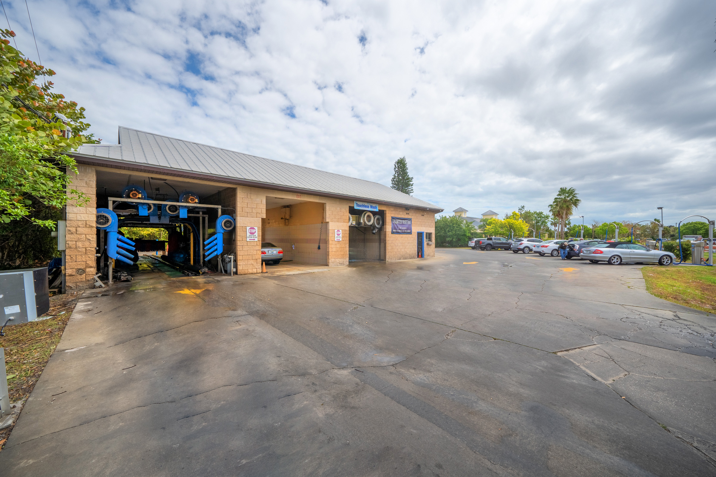 About Us - Pelican Express Car Wash